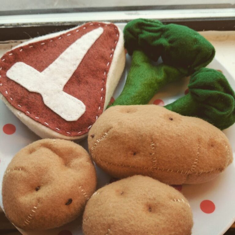 15 Free Felt Food Sewing Patterns